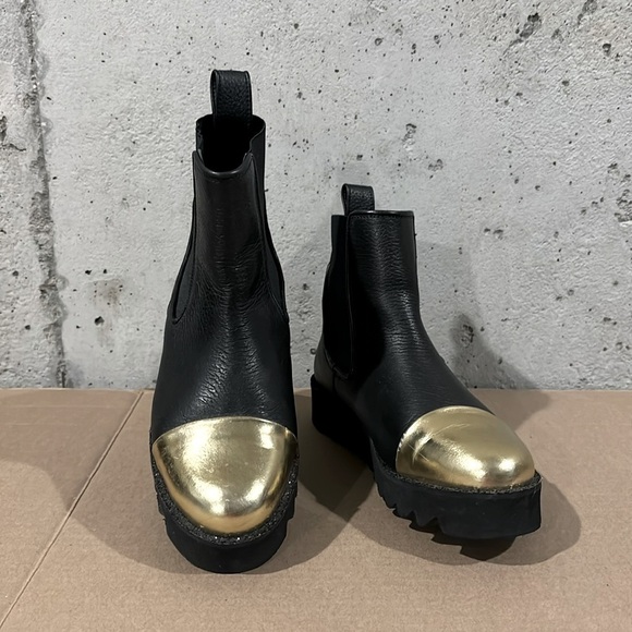 STINE GOYA | Shoes | Stine Goya Black With Gold Toe Small Platform ...